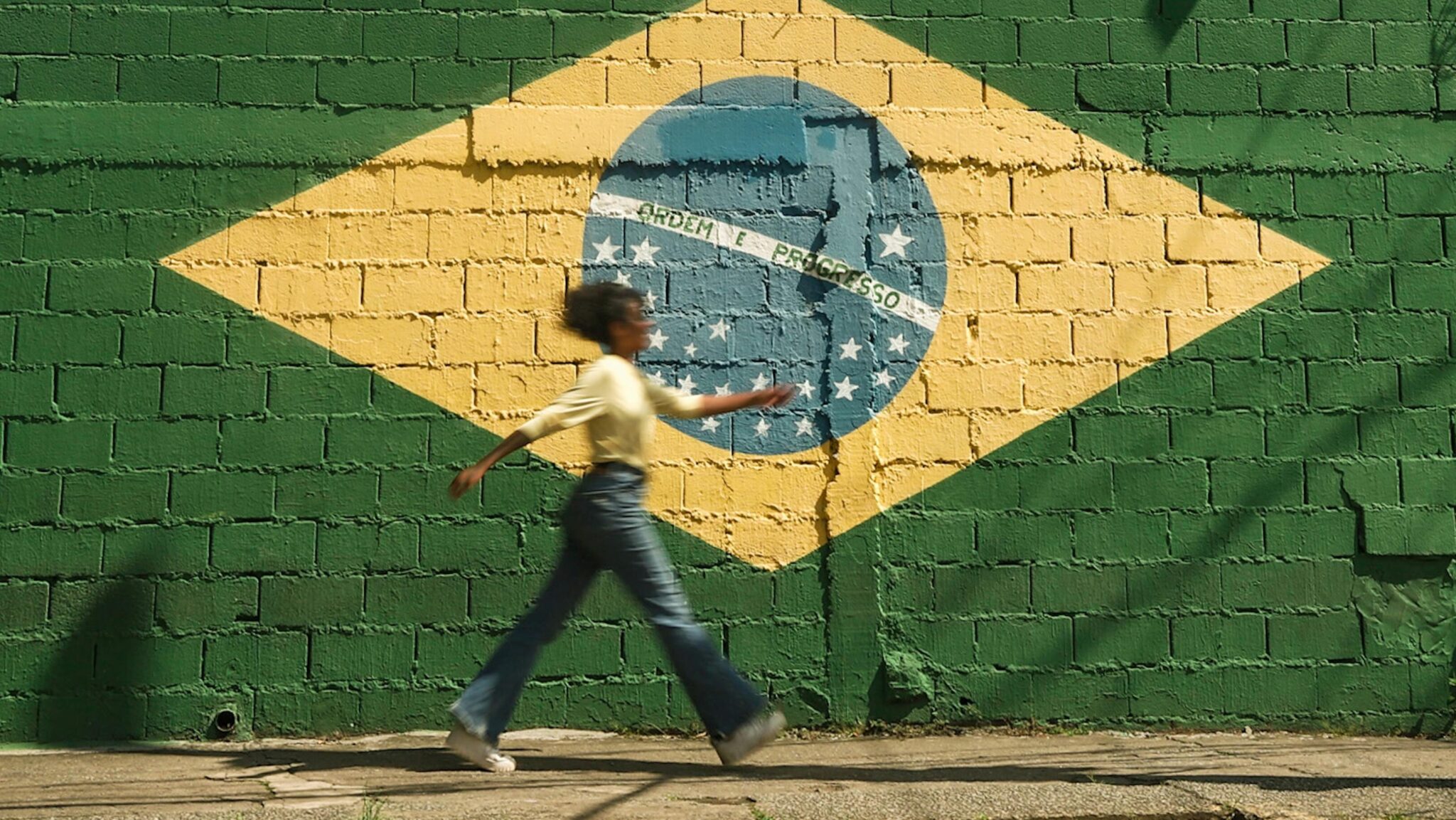 How to Get a SIM Card in Brazil in 2025